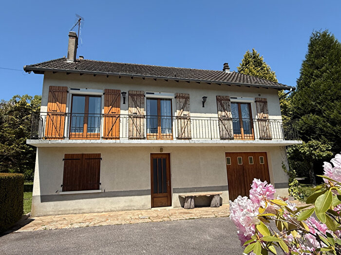 Maison à vendre - Saint-Yrieix-la-Perche - 5 pièces - 3 chambres