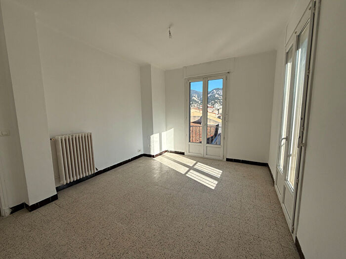 Appartement à louer - Toulon, Centre-ville - 3 pièces - 2 chambres