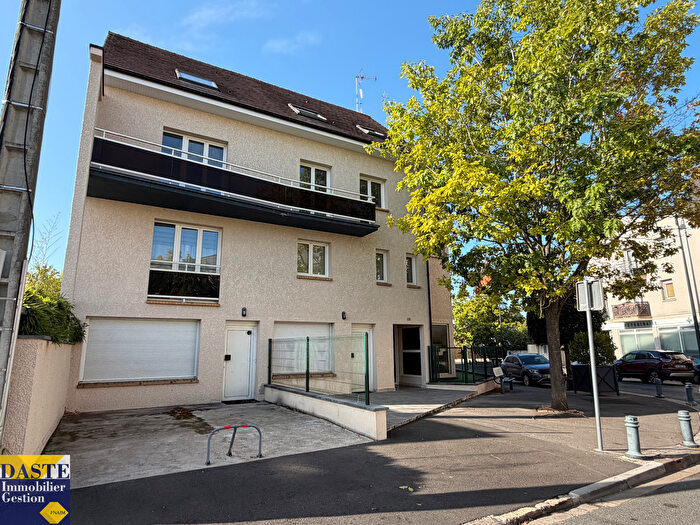 Pontault-Combault, Mairie, Rouxel : Appartement 3 pièces à louer