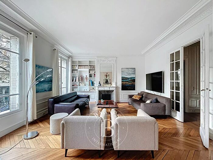 Appartement à louer - Paris e , Porte de Saint-Cloud, Auteuil-Sud - 7 pièces - 5 chambres