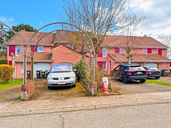 Maison à vendre - Trappes, La Plaine de Neauphle - 5 pièces - 4 chambres