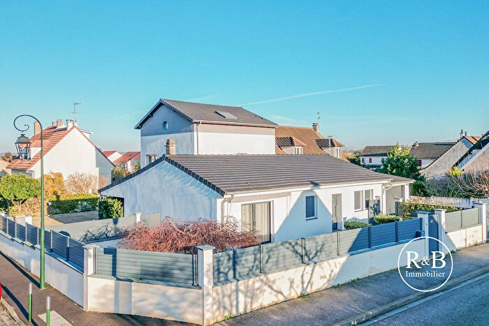 Maison à vendre - Les Clayes-sous-Bois, Centre-ville - 5 pièces - 3 chambres