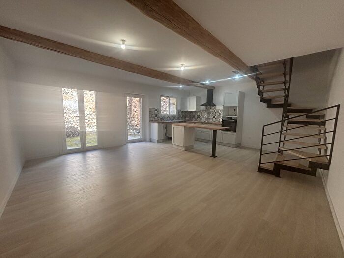 Maison à louer - Quarante - 4 pièces - 3 chambres