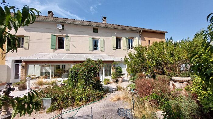 Courthézon : Maison 14 pièces à vendre