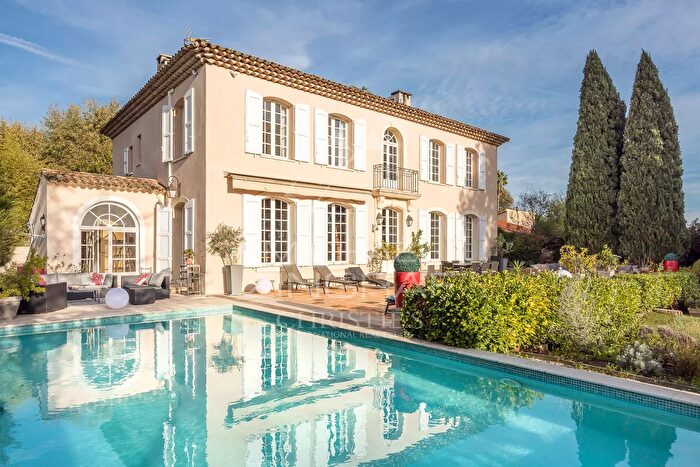 Maison à vendre - La Colle-sur-Loup - 9 pièces - 7 chambres