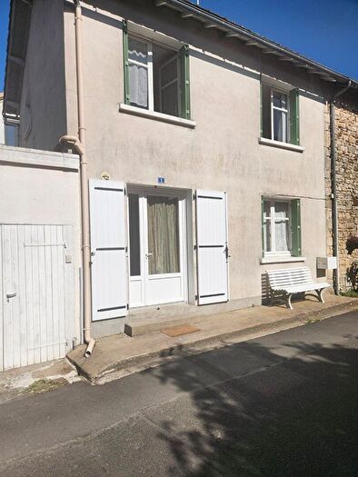 Charroux : Maison 4 pièces à vendre
