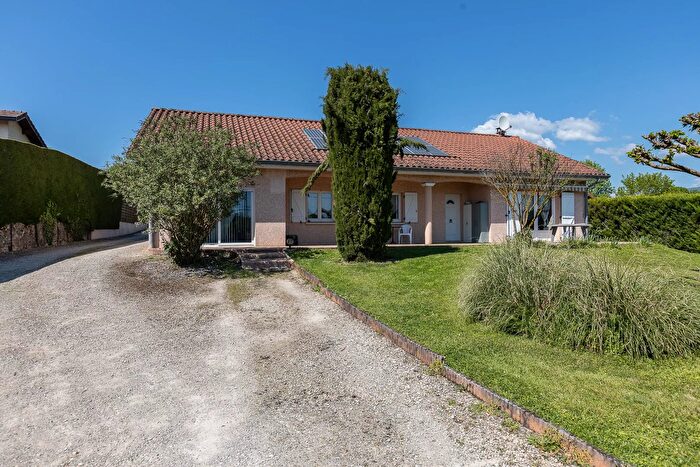 Maison à vendre - Bouvesse-Quirieu - 9 pièces - 5 chambres