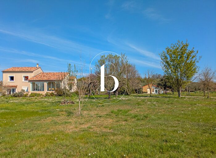 Maison 6 pièces à Barjac, à vendre