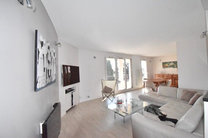 Appartement à vendre - Viry-Châtillon, Le Plateau - 4 pièces - 3 chambres