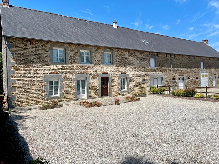 Maison 6 pièces à Aron, à vendre