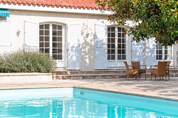 Maison 10 pièces à Saint-Julien-de-Concelles, à vendre