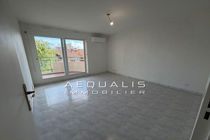 Appartement à louer - Saint-Laurent-du-Var, Centre-ville, Rascas, Notre-Dame, Condamines - 2 pièces - 1 chambre