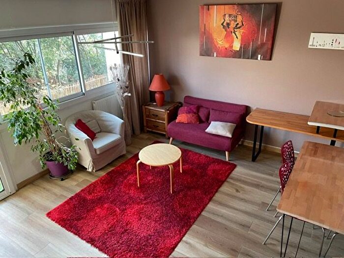 Appartement à louer - Pessac, Bourg - 4 pièces - 3 chambres