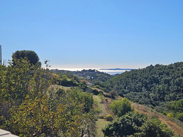Maison à vendre - Saint-Laurent-du-Var, Tuilière, Sainte-Petronille, Les Crottes, Tour, Iscles - 5 pièces - 3 chambres