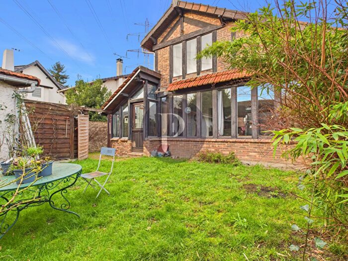 Maison à vendre - Massy, Pileu, Graviers, Vilmorin, Square de Clos de Villaine - 6 pièces - 4 chambres