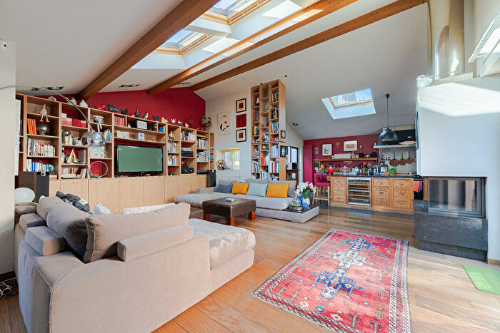 Maison à vendre - Caluire-et-Cuire, Vassieux, Crépieux - 6 pièces - 4 chambres