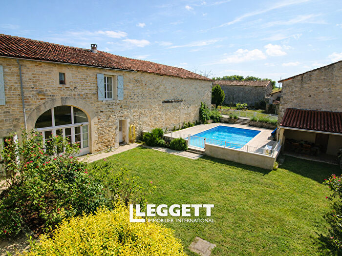 Charmé - Maison 10 pièces à vendre