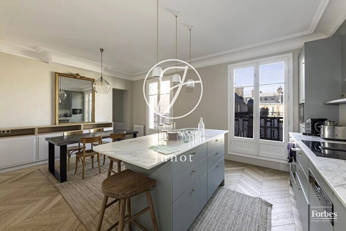 Appartement 5 pièces à Paris 7ème, Champ de Mars, à vendre