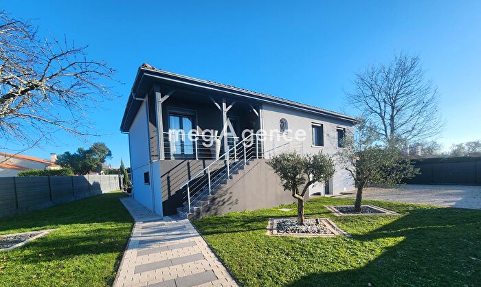 Maison à vendre - Bassens - 5 pièces - 4 chambres