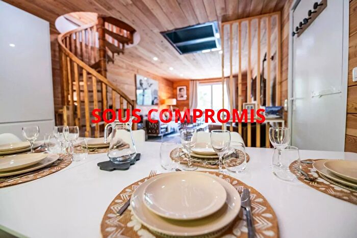 Maison à vendre - Saint-Étienne-de-Tinée - 5 pièces - 3 chambres