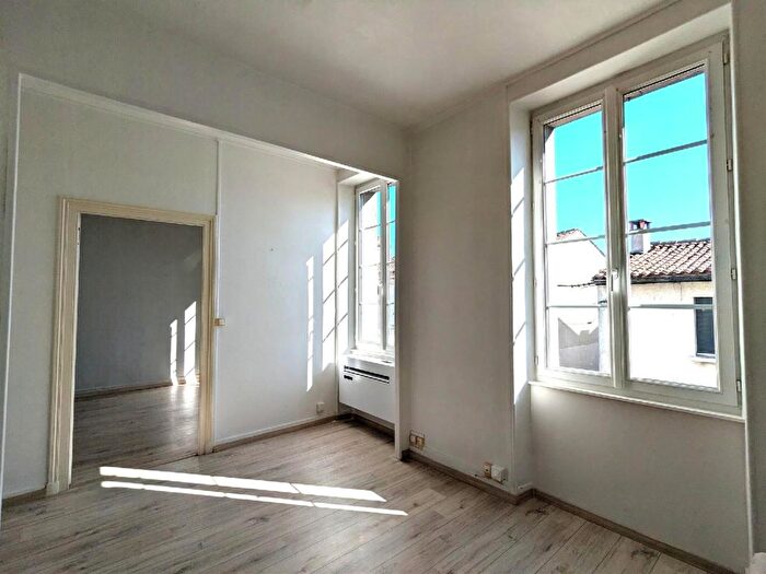 Cognac, Saint-Martin : Appartement 3 pièces à louer