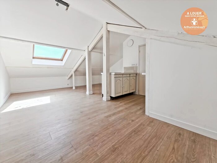 Appartement 1 pièce à louer à Corbeil-Essonnes, Pressoir, Prompt