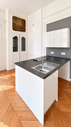 Lille, Vieux Lille : Appartement 4 pièces à louer