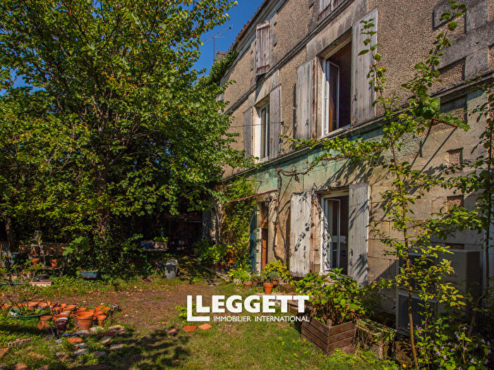 Maison à vendre - Gond-Pontouvre - 7 pièces - 5 chambres