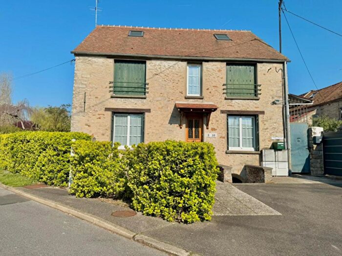 Maison à vendre - Le Châtelet-en-Brie - 6 pièces - 4 chambres