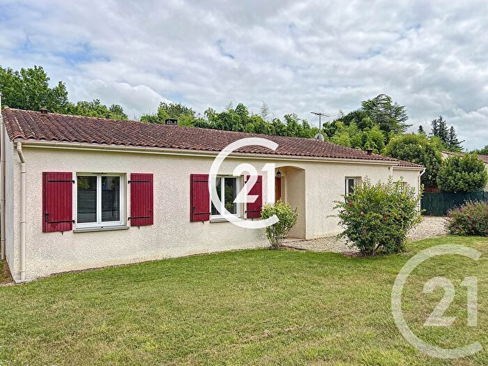 Maison 4 pièces à louer - Saint-Martial-sur-Né
