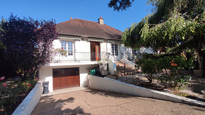 Maison 6 pièces à Châtellerault, Est, à vendre