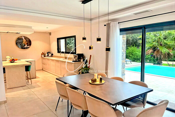 Maison à vendre - Nîmes, Mas de Lauze, Carreau de Lanes - 6 pièces - 4 chambres