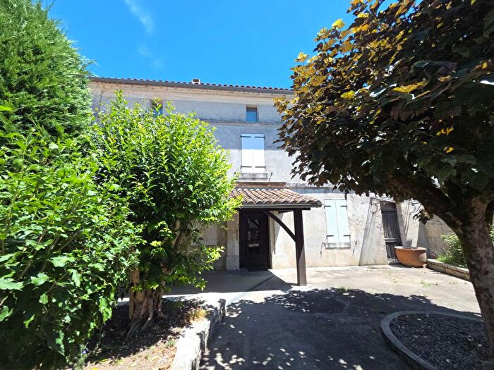 Maison à vendre - Saint-Même-les-Carrières - 5 pièces - 3 chambres