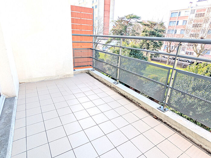 Appartement à vendre - Saint-Priest, Centre-ville - 2 pièces - 1 chambre