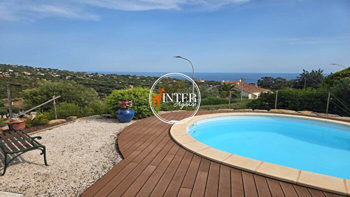 Maison à vendre - Roquebrune-sur-Argens - 4 pièces - 3 chambres