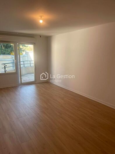 Appartement à louer - Corbeil-Essonnes, Centre-ville - 3 pièces - 2 chambres