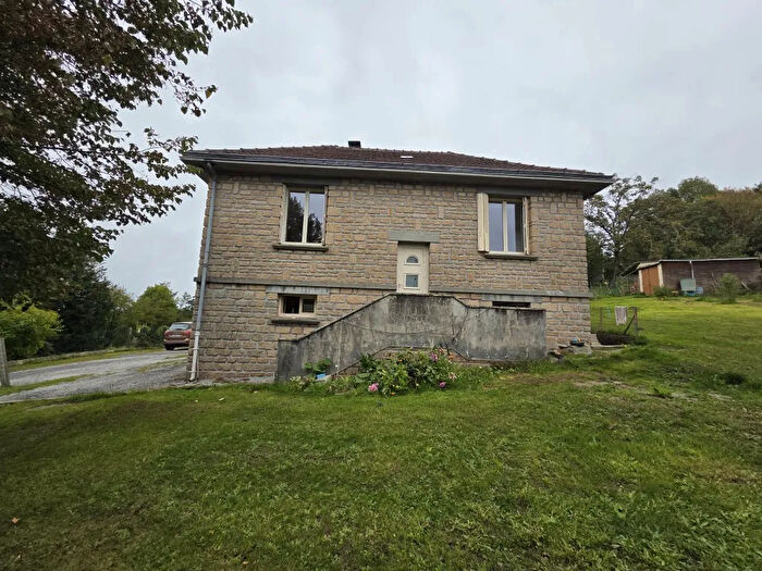 Maison à vendre - Chamboulive - 7 pièces - 4 chambres