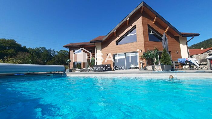 Maison 8 pièces à Crenans, à vendre