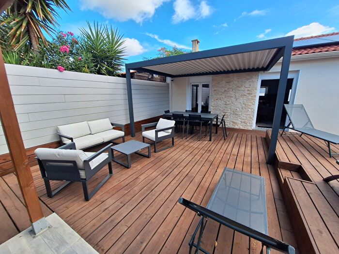 Maison à vendre - Agde, La Ville - 4 pièces - 3 chambres