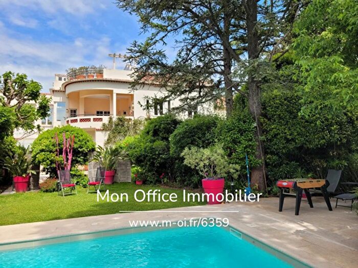 Maison à vendre - Avignon, Les Sources - 10 pièces - 9 chambres