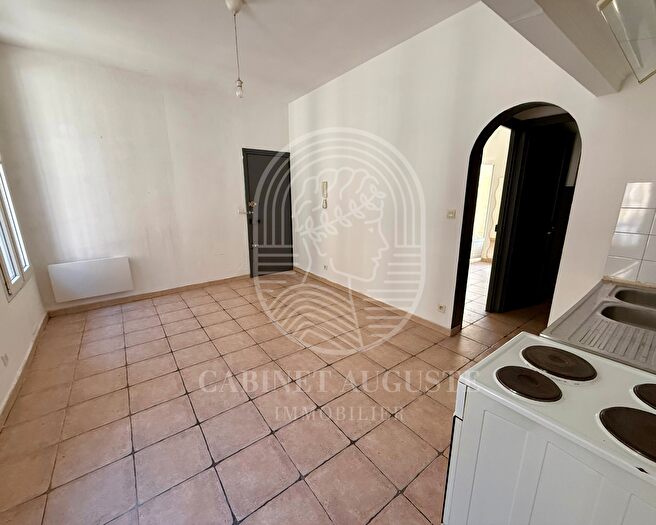 Appartement à louer - Nîmes, Gambetta - 2 pièces - 1 chambre