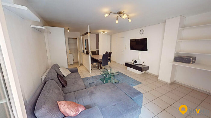 Appartement à louer - Saint-Avold - 2 pièces - 1 chambre