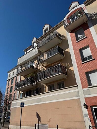 Appartement à louer - Les Pavillons-sous-Bois, Chanzy - 3 pièces - 2 chambres