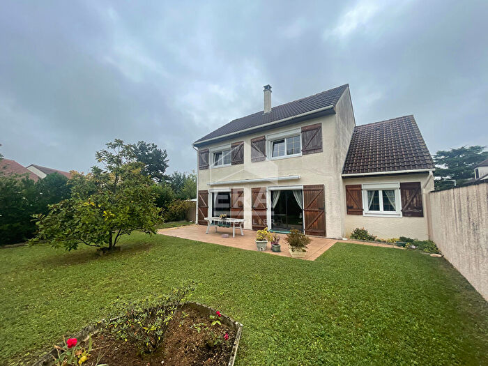 Maison à vendre - La Ferté-Alais - 6 pièces - 4 chambres