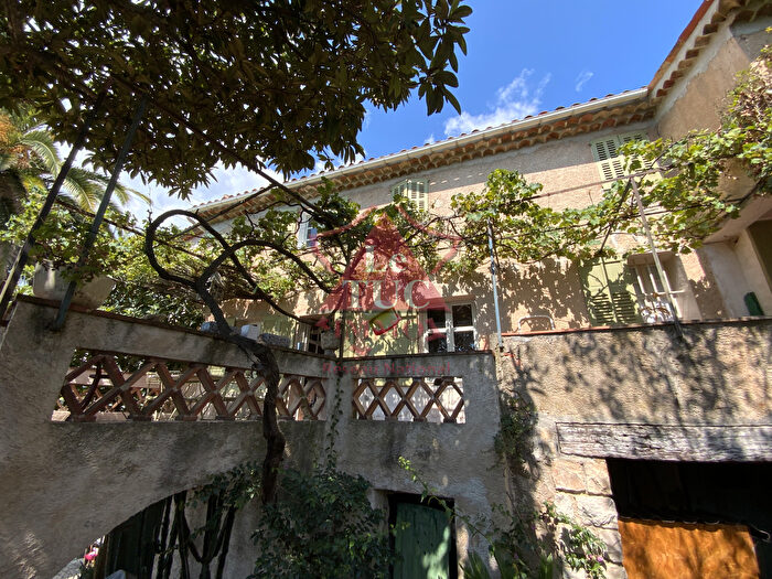 Maison à vendre - Grasse, Magagnosc, Saint-Mathieu - 4 pièces - 3 chambres