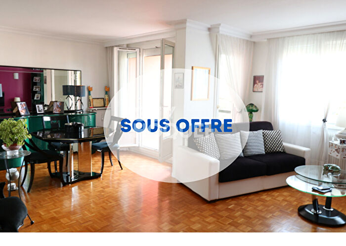 Appartement à vendre - Décines-Charpieu, Berthaudière - 3 pièces - 2 chambres