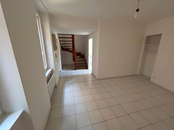 Appartement à louer - Nord, Caussade - 2 pièces - 1 chambre