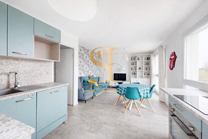 Appartement à vendre - Roissy-en-Brie, ZAC de la Vallée, Renardiere - 3 pièces - 2 chambres