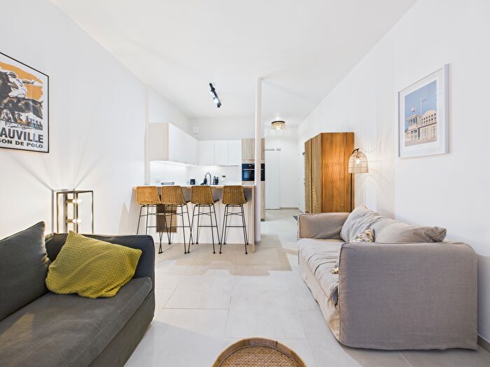 Trouville-sur-Mer, Plages, Promenade des Planches, Bon Secours - Appartement 1 pièce à vendre