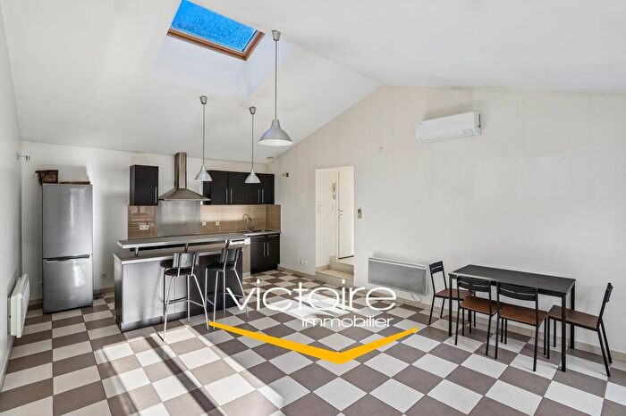 Appartement à louer - Montchat, Lyon ème arrondissement - 2 pièces - 1 chambre